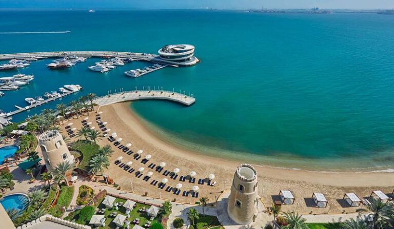 Four Seasons Hotel Doha | Qatar Holidays | Holidays to Qatar ...