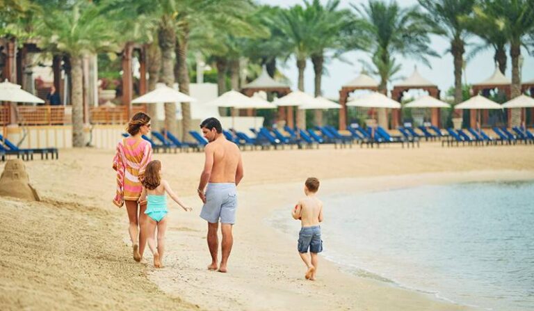 Four Seasons Hotel Doha | Qatar Holidays | Holidays to Qatar ...